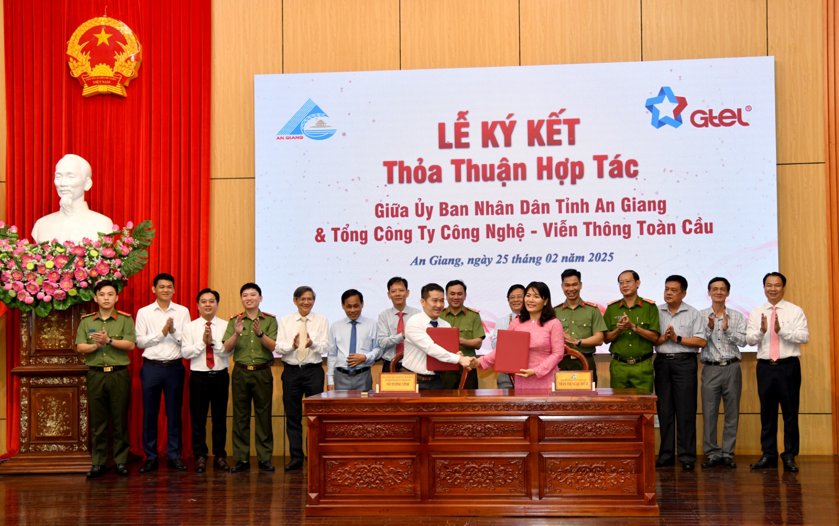 UBND tỉnh An Giang ký kết hợp tác với Tổng Công ty Công Nghệ - Viễn ...